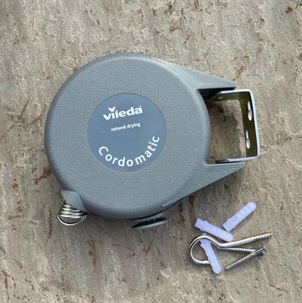 8 Best Retractable Washing Lines - Outdoor & Indoor