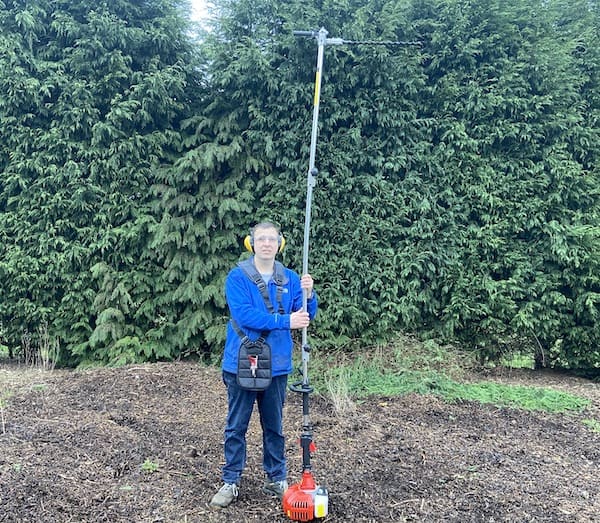 7 Best Long Reach Hedge Trimmers - User Testing, Comparison & Review