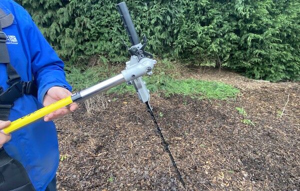 7 Best Long Reach Hedge Trimmers - User Testing, Comparison & Review
