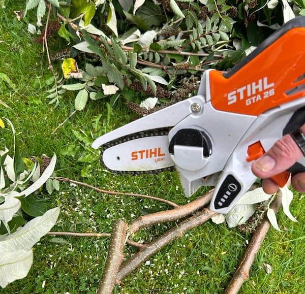 5 Best Mini Chainsaws For Pruning - Small Chainsaws