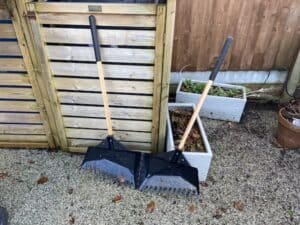 5 Best Leaf Grabbers I Use For Collecting Leaves Professionaly
