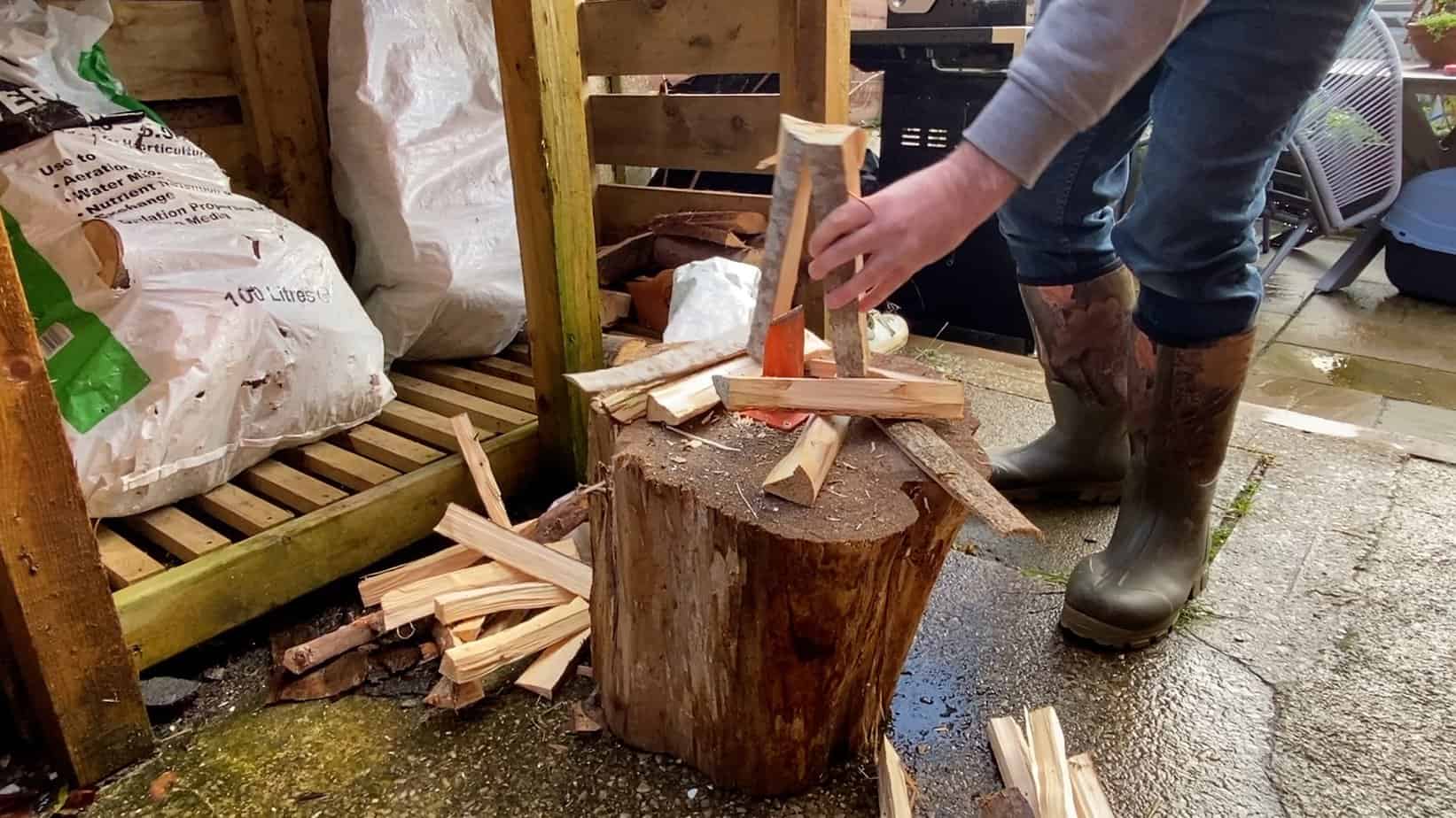 6 Best Log Splitting Axes and Mauls For Splitting Logs